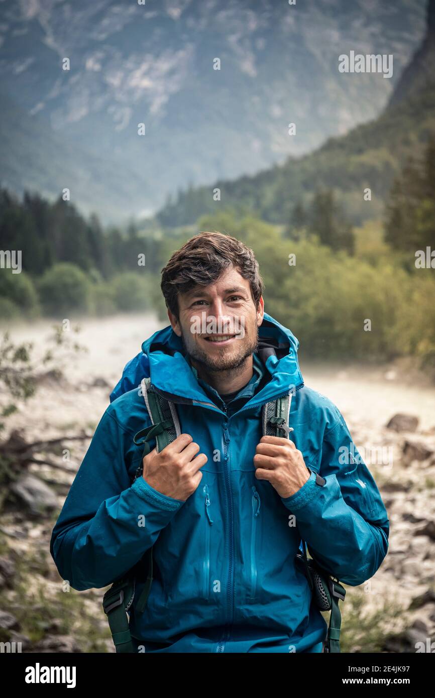 Man in landscape hi-res stock photography and images - Alamy