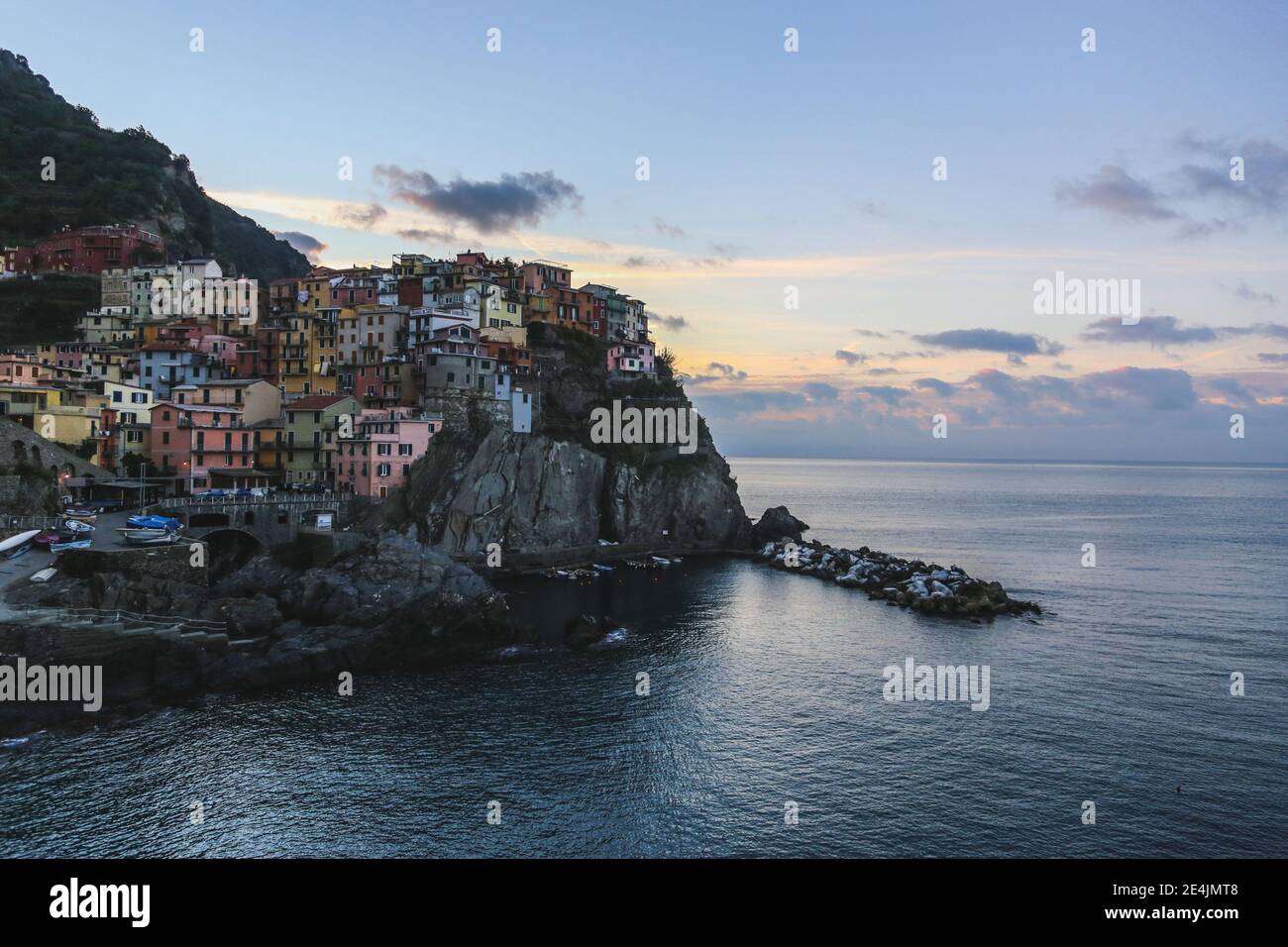 italian cliff with crowded houses Stock Photo - Alamy