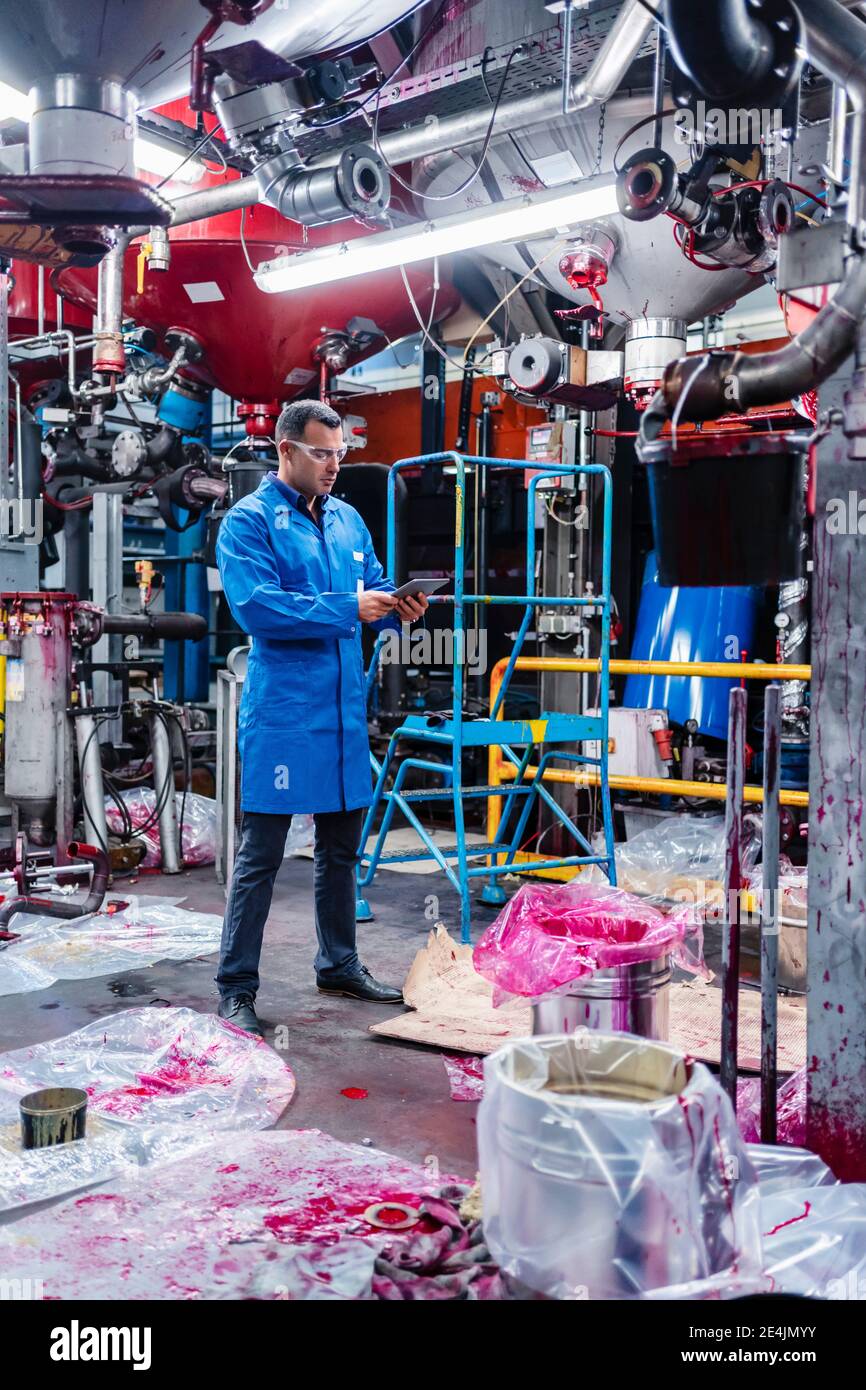 Splashed colour hi-res stock photography and images - Alamy