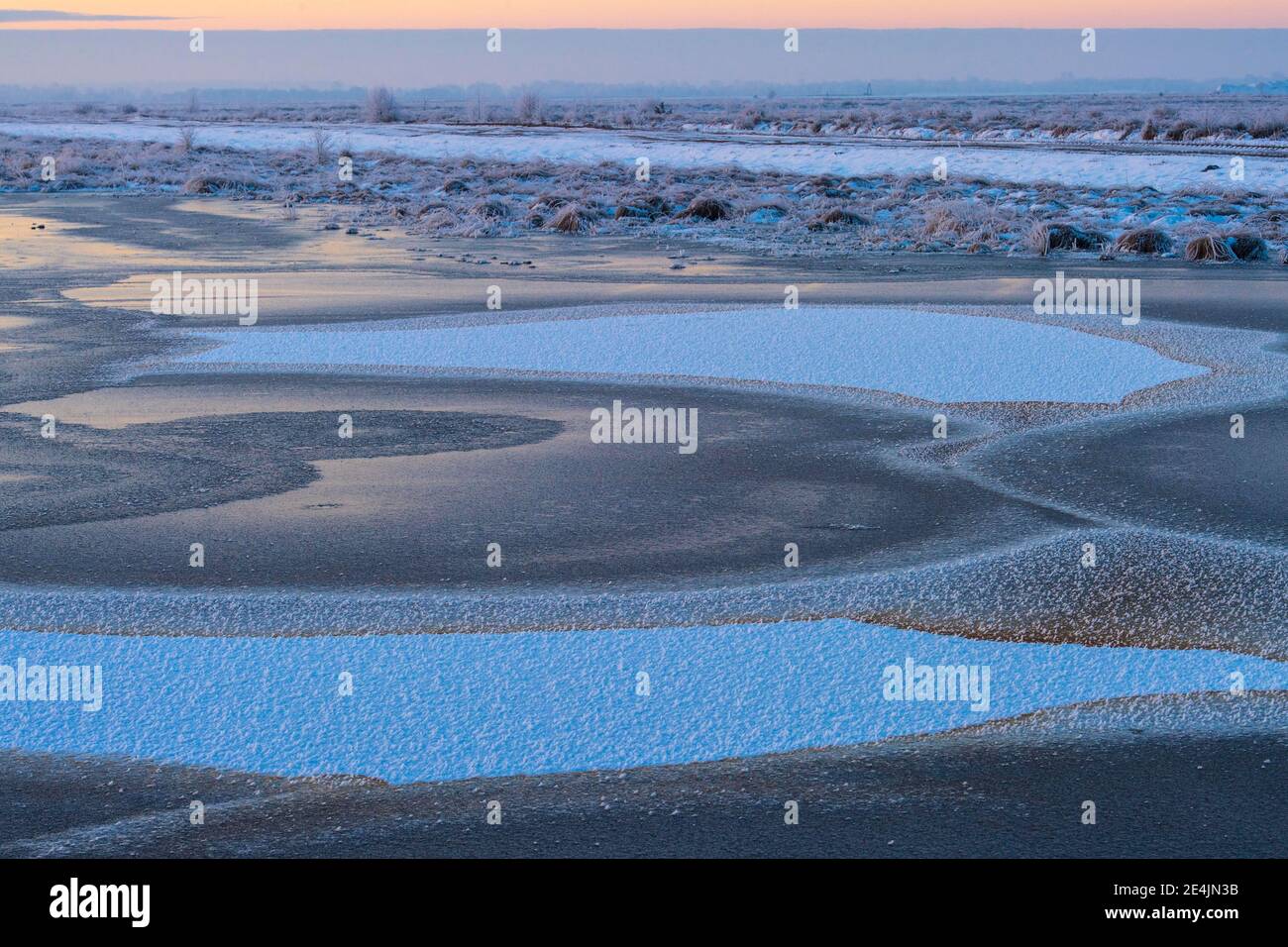 Winter in the moor, ice, snow, vastness, Goldenstedter Moor, Lower ...