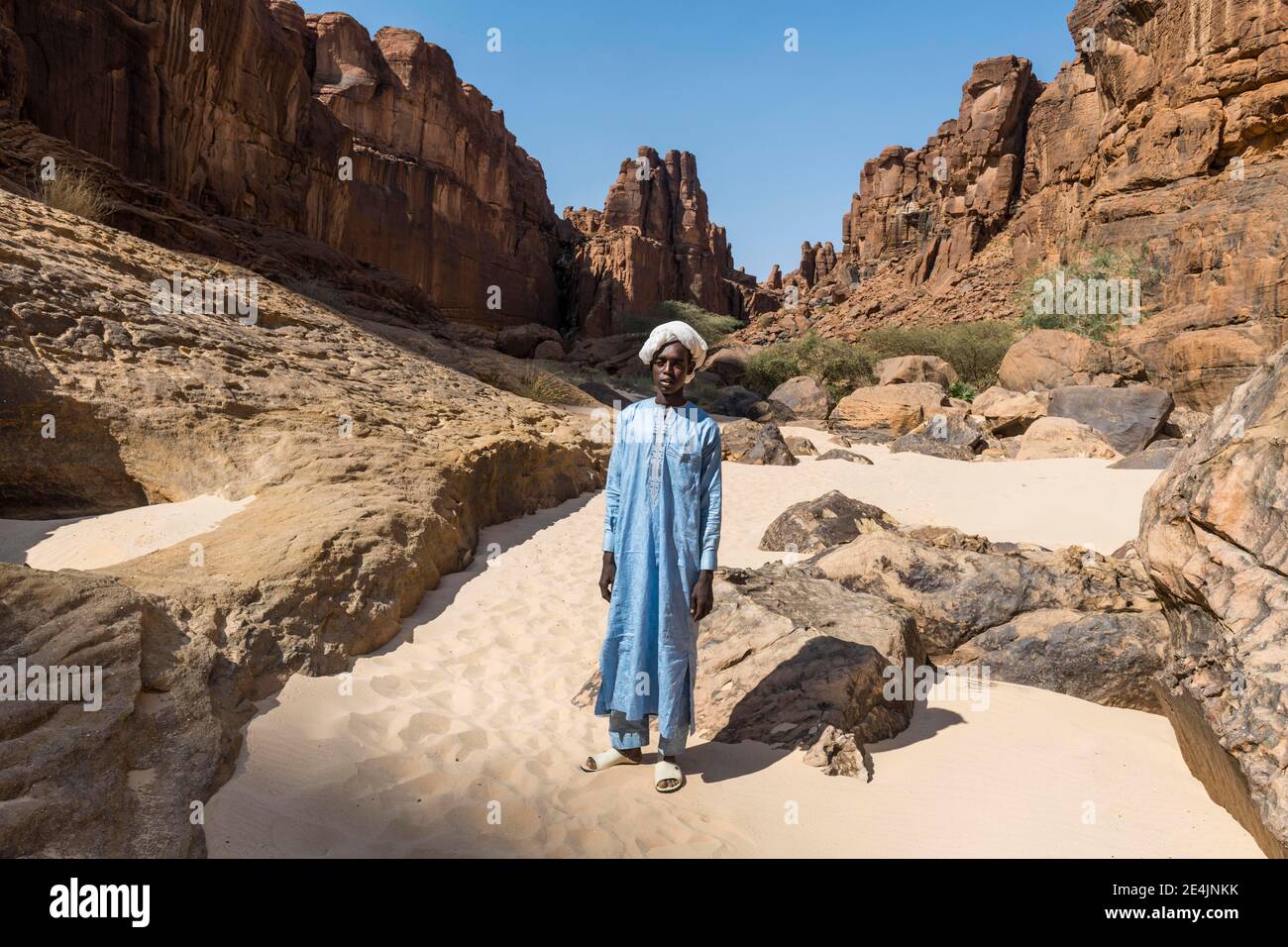 Bedouin traditional clothes hi-res stock photography and images - Alamy