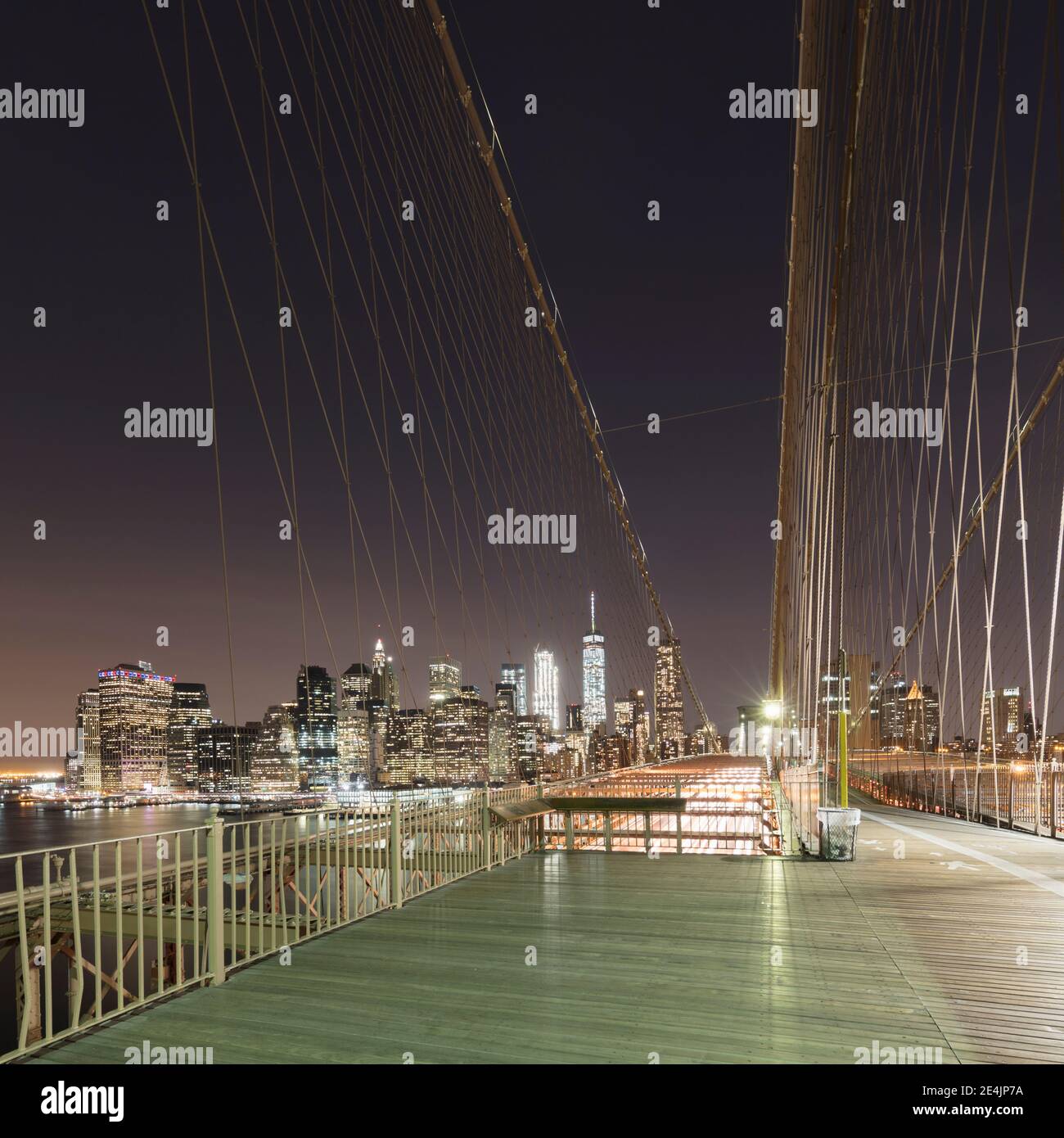 USA, New York, New York City, Brooklyn Bridge at night Stock Photo - Alamy