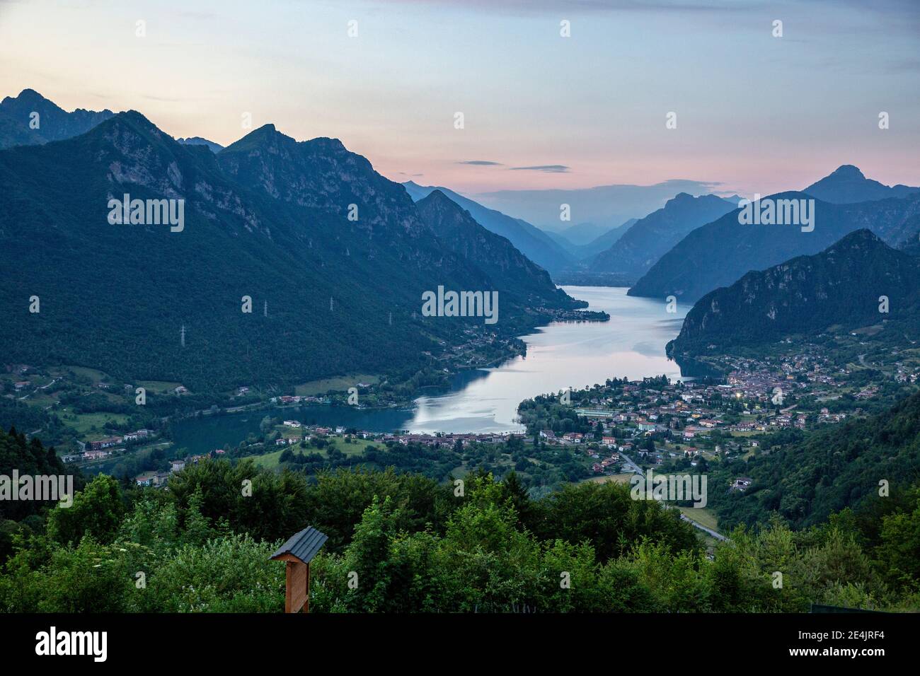 Lake of idro hi-res stock photography and images - Alamy