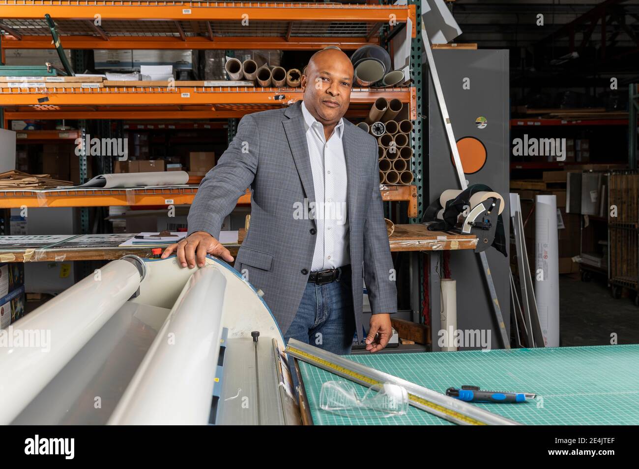 Working in print shop hi-res stock photography and images - Alamy