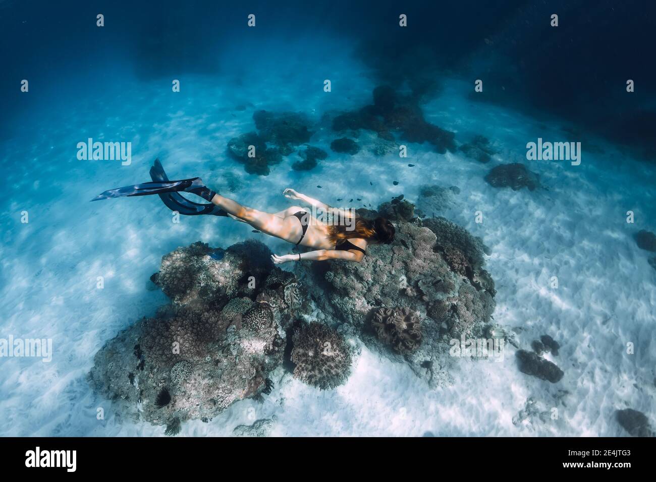 Young freediver hi-res stock photography and images - Alamy