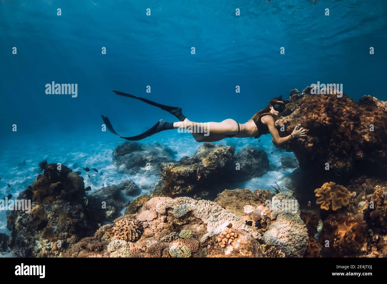 Young freediver hi-res stock photography and images - Alamy