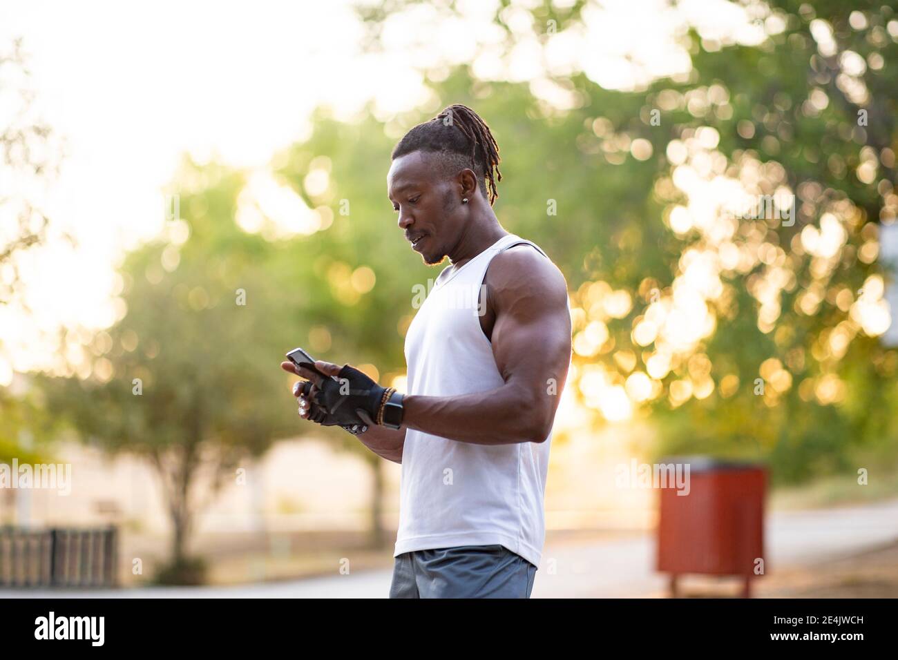 Phone sportsman hi-res stock photography and images - Alamy