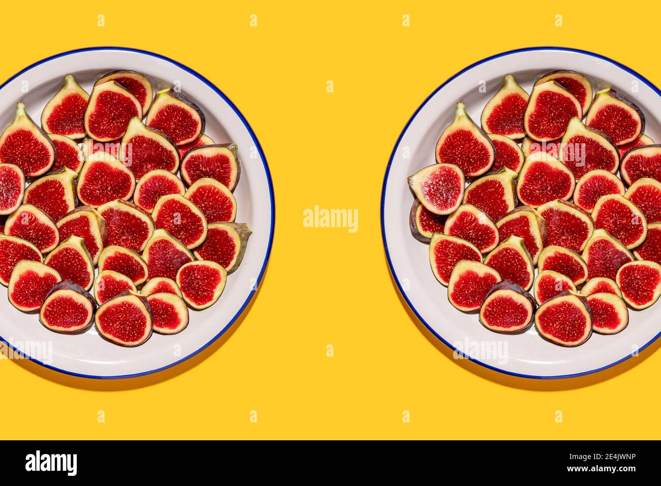 Two plates hi-res stock photography and images - Alamy