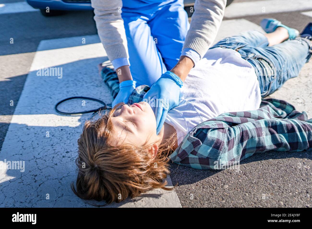 Unconscious child hi-res stock photography and images - Alamy