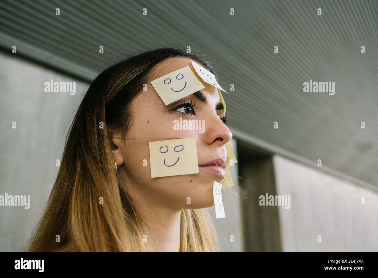 Post it notes face hi-res stock photography and images - Alamy