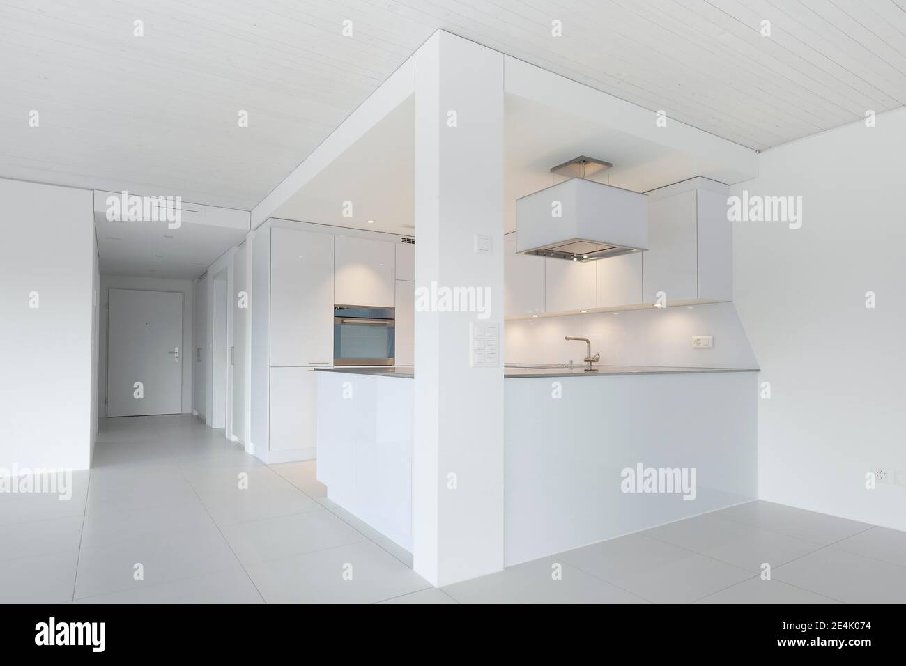 Central kitchen hi-res stock photography and images - Alamy
