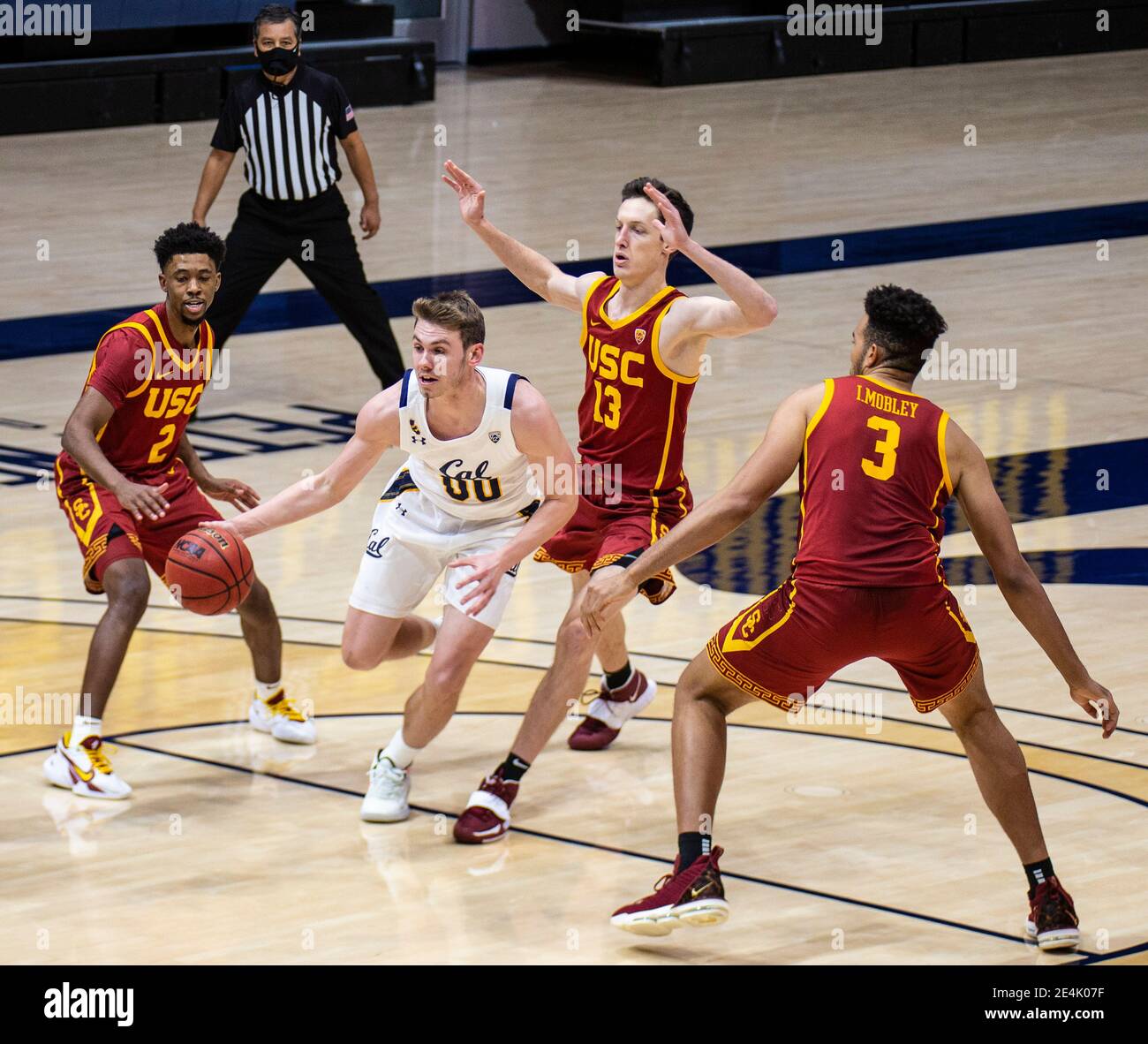 Hass Pavilion. 23rd Jan, 2021. CA U.S.A. California guard Ryan Betley ...