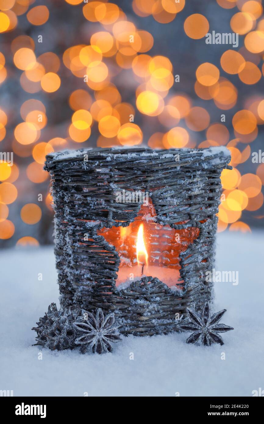 Natural outdoor advent decoration with snow Stock Photo - Alamy