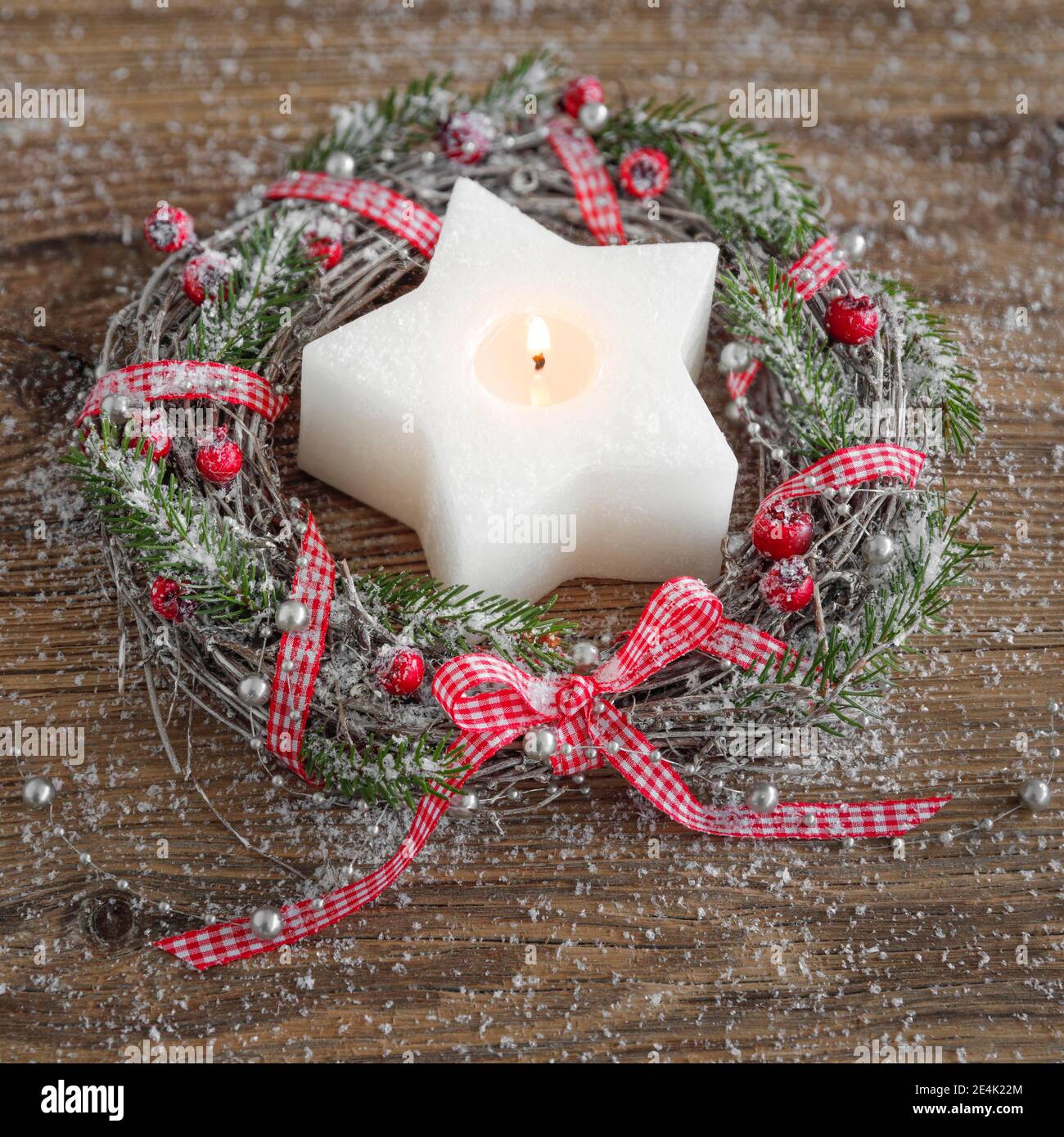 Natural advent decoration with wreath and star shaped candle Stock ...