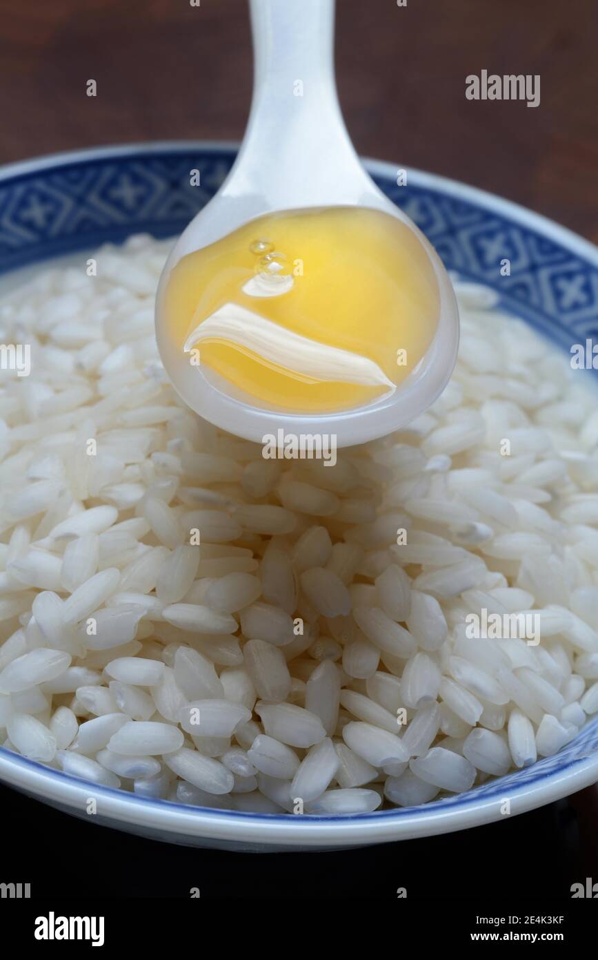 Rice syrup hi-res stock photography and images - Alamy