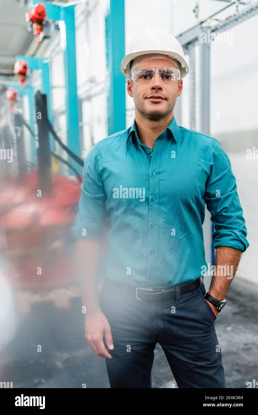 Engineer eyewear hi-res stock photography and images - Alamy