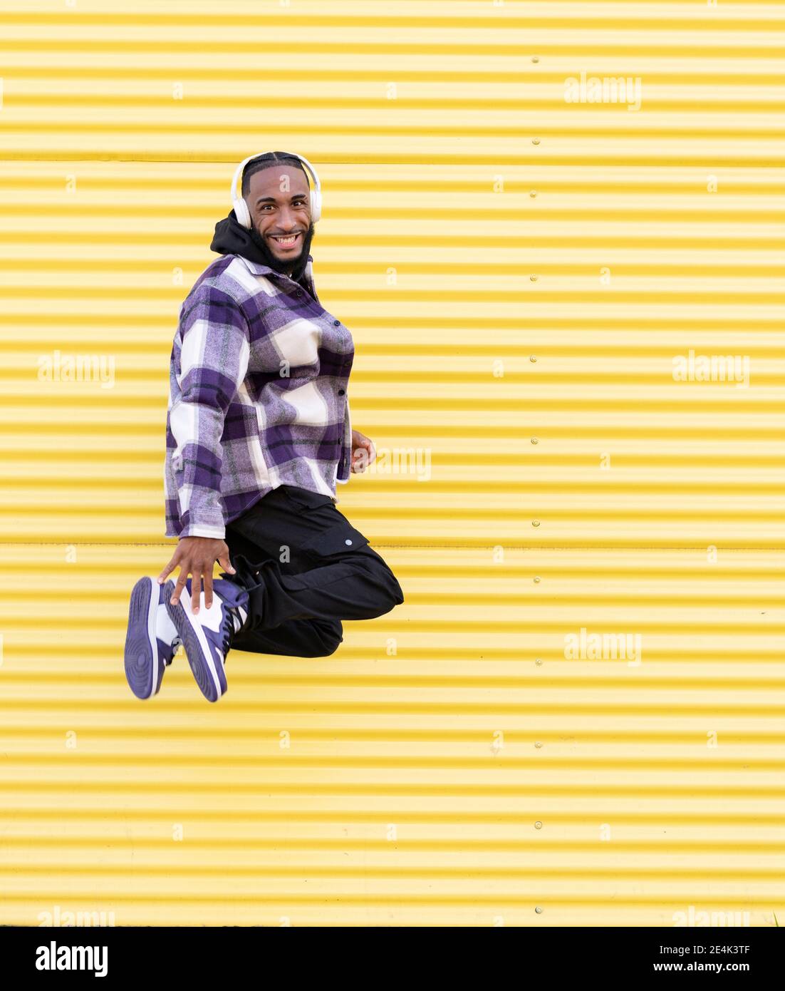 Happy rapper hi-res stock photography and images - Alamy