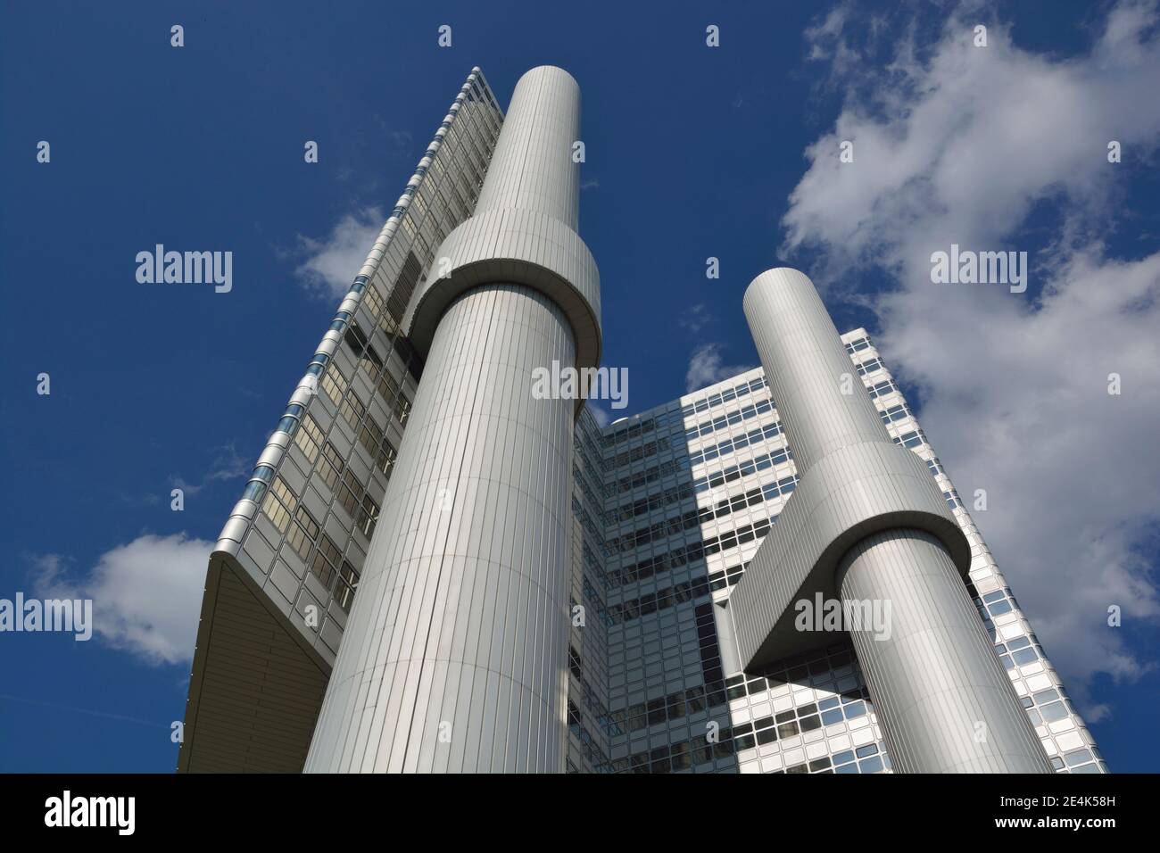 Hvb tower skyscraper hi-res stock photography and images - Alamy