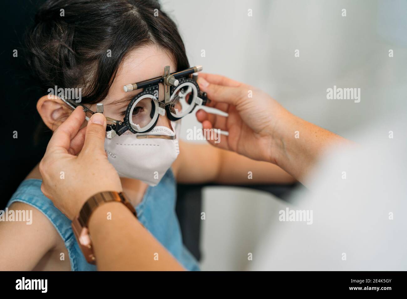 Girl eye test hi-res stock photography and images - Alamy