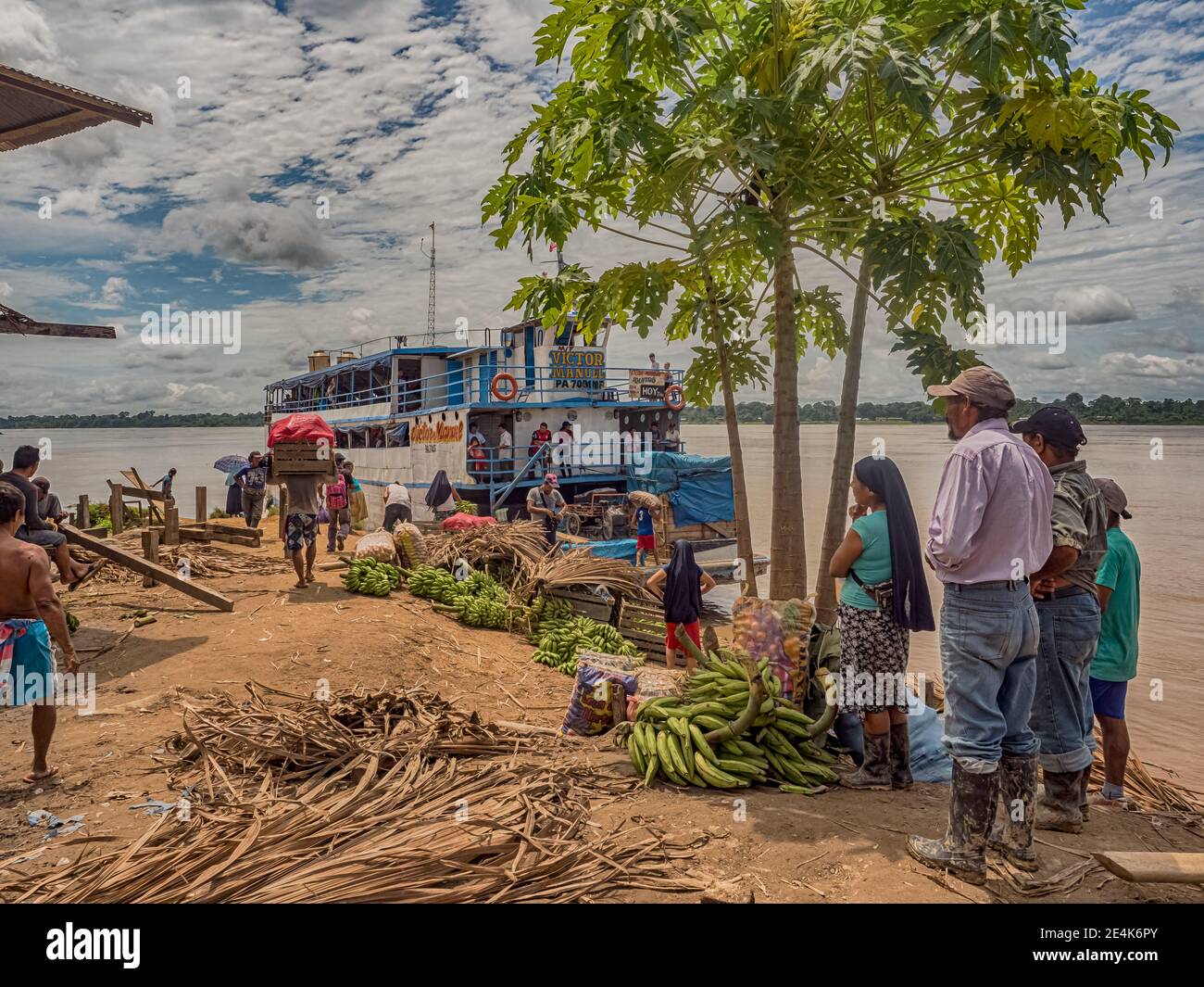 Amazon river village in peru hi-res stock photography and images - Alamy