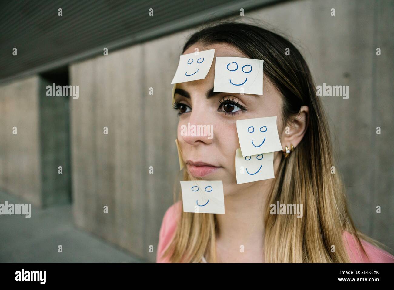 Post it notes face hi-res stock photography and images - Alamy