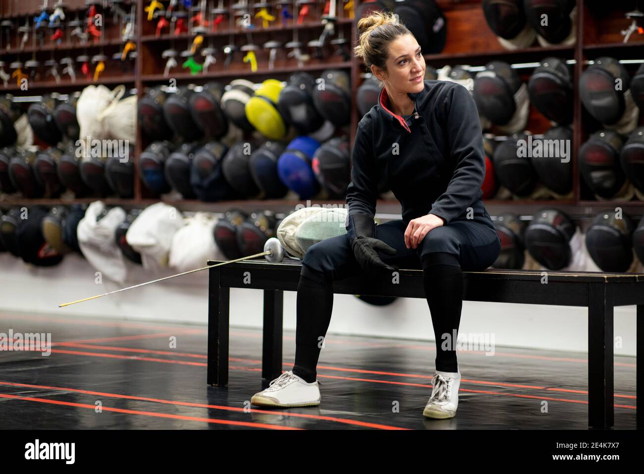 Sitting gym hi-res stock photography and images - Alamy