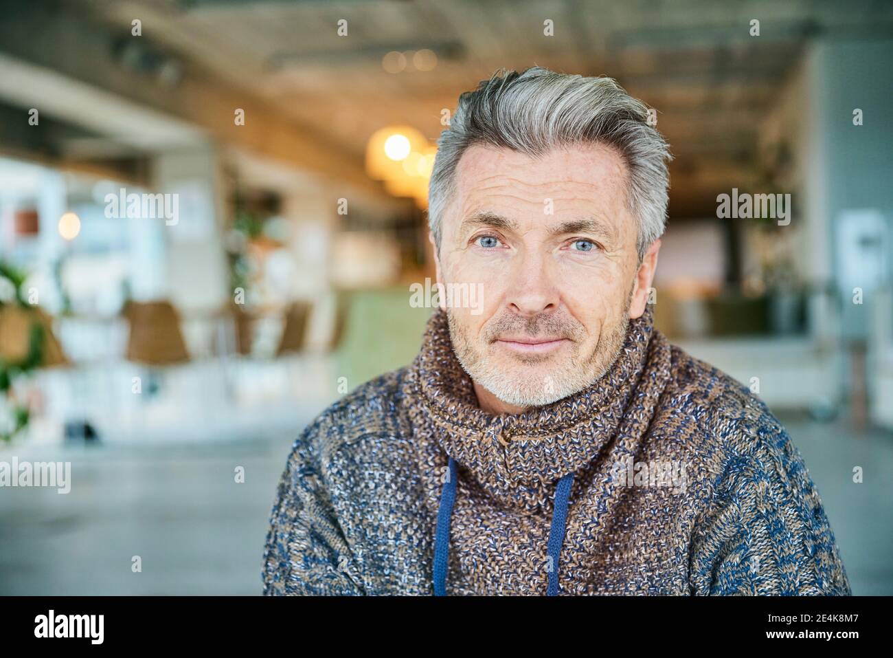 Attractive mature business man hi-res stock photography and images - Alamy