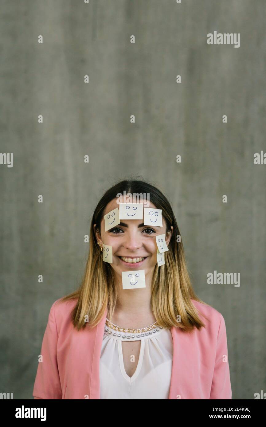 Post it notes face hi-res stock photography and images - Alamy