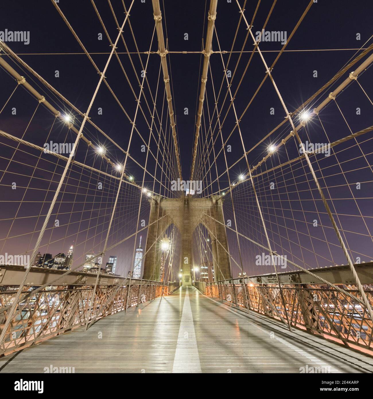 USA, New York, New York City, Brooklyn Bridge at night Stock Photo - Alamy