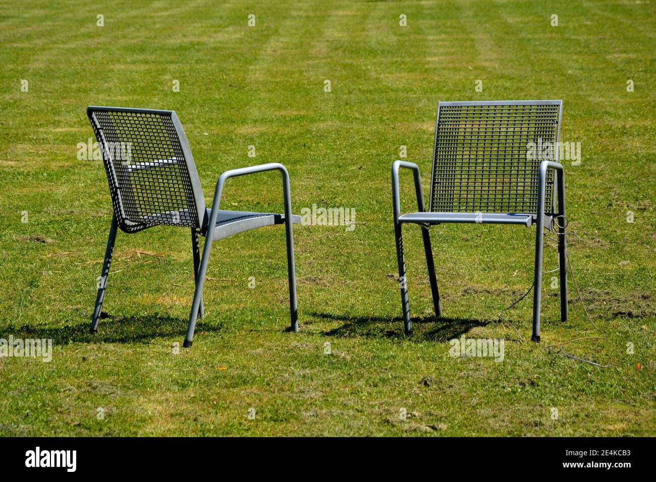 Empty lawn chair hi-res stock photography and images - Alamy