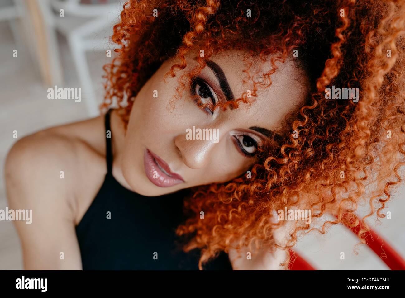 Brown afro hi-res stock photography and images - Alamy