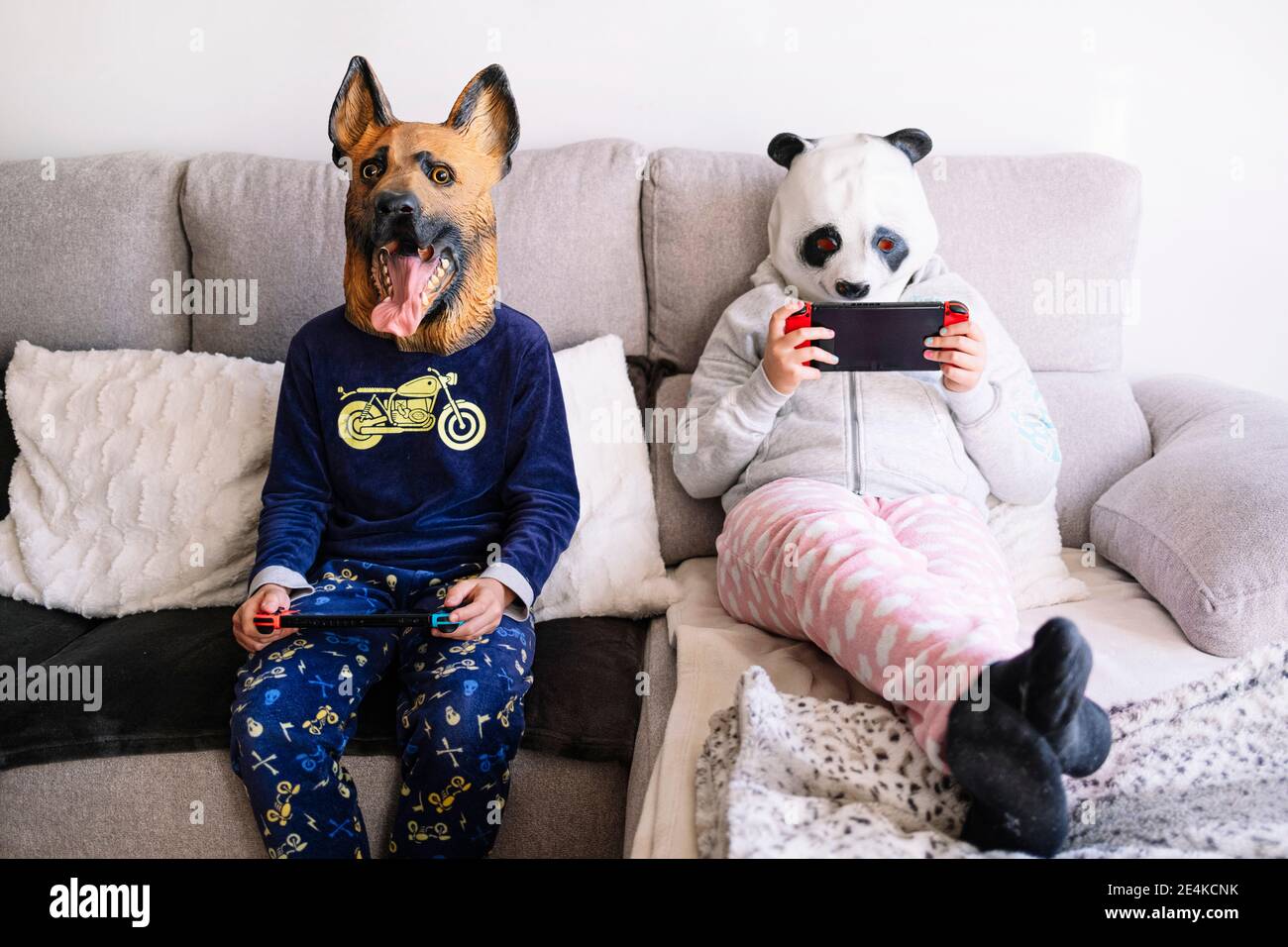 Brother and sister playing video game hi-res stock photography and ...