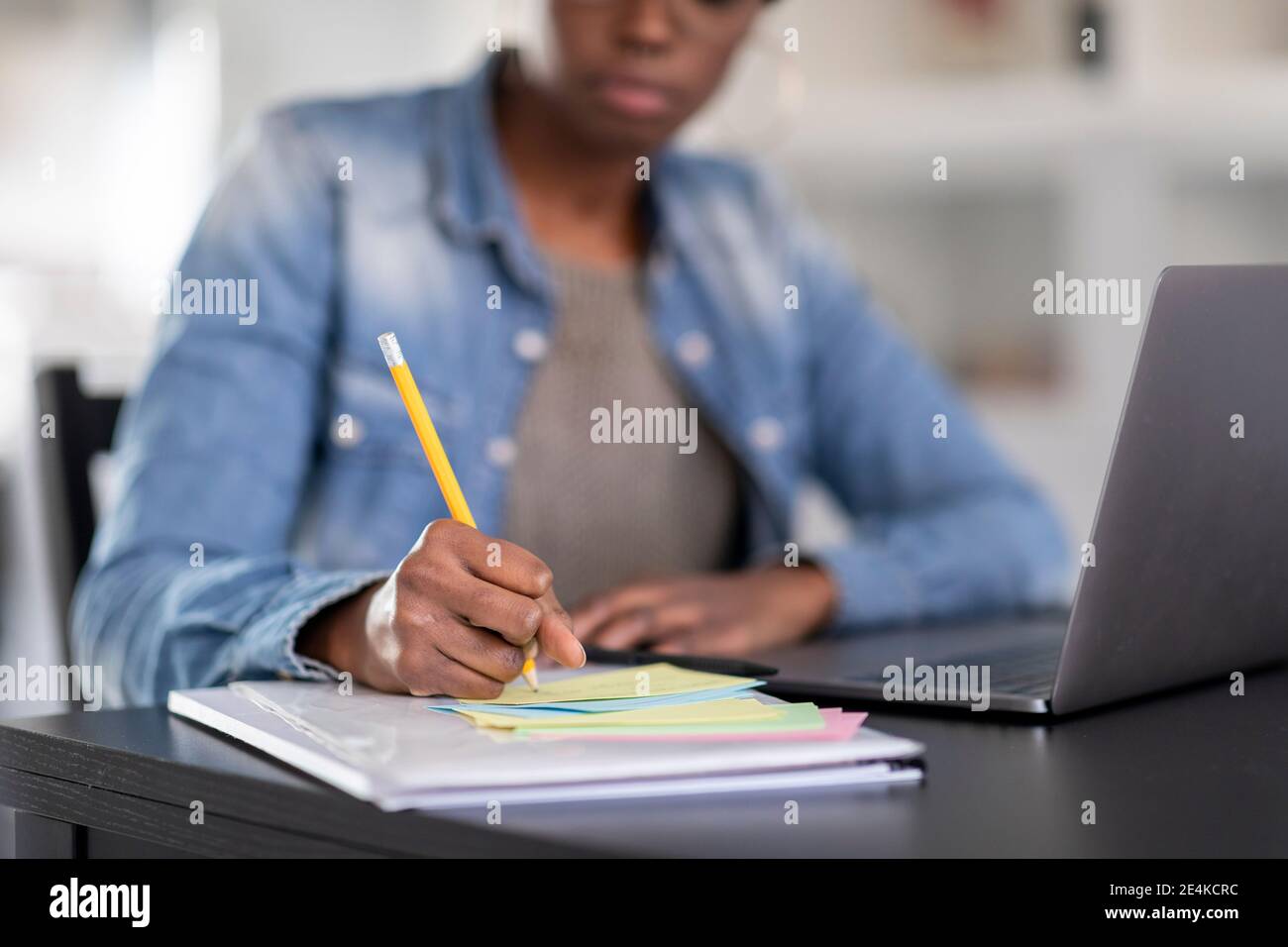 Writing convenience hi-res stock photography and images - Alamy
