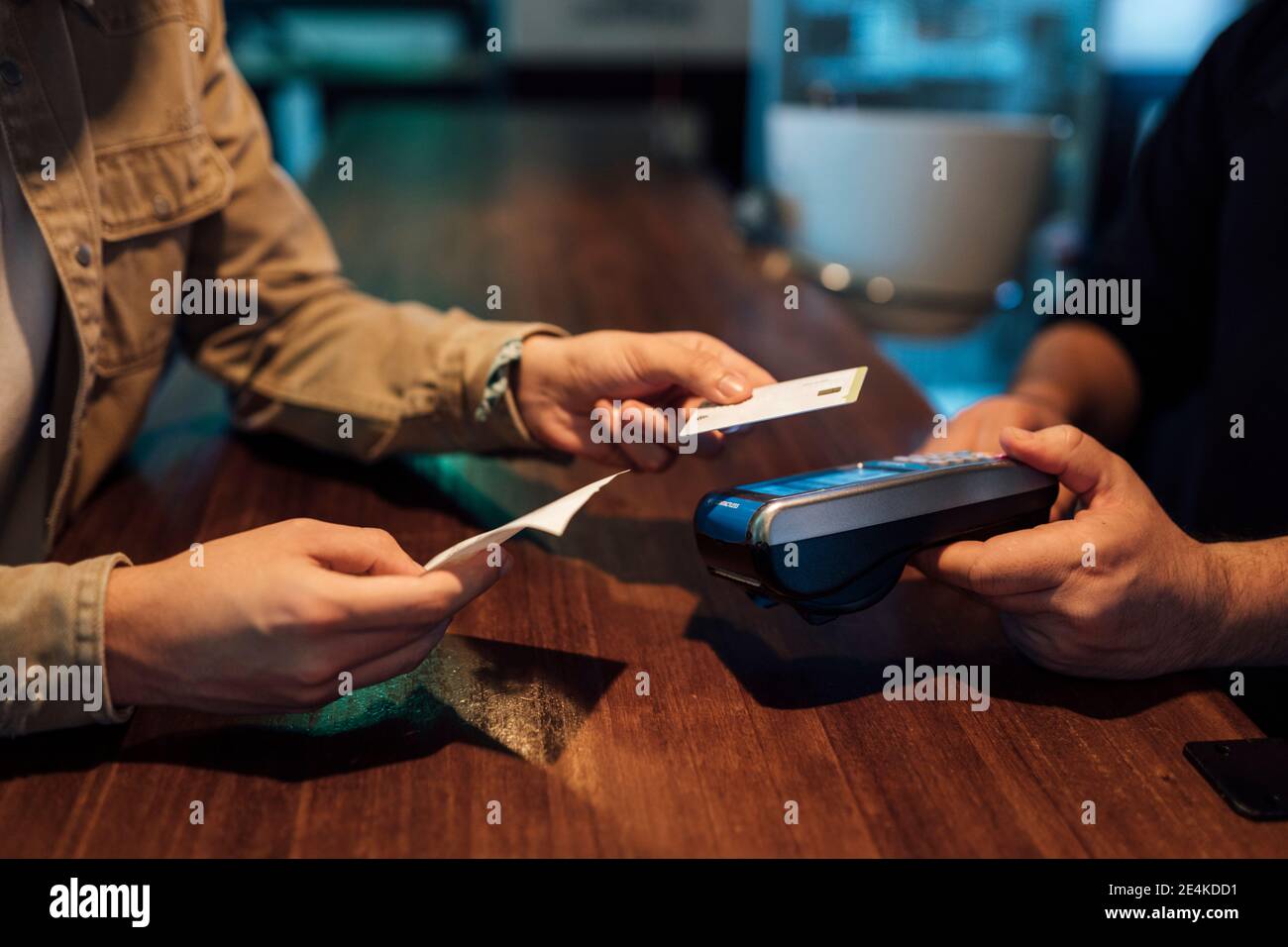 Paying hands hi-res stock photography and images - Alamy