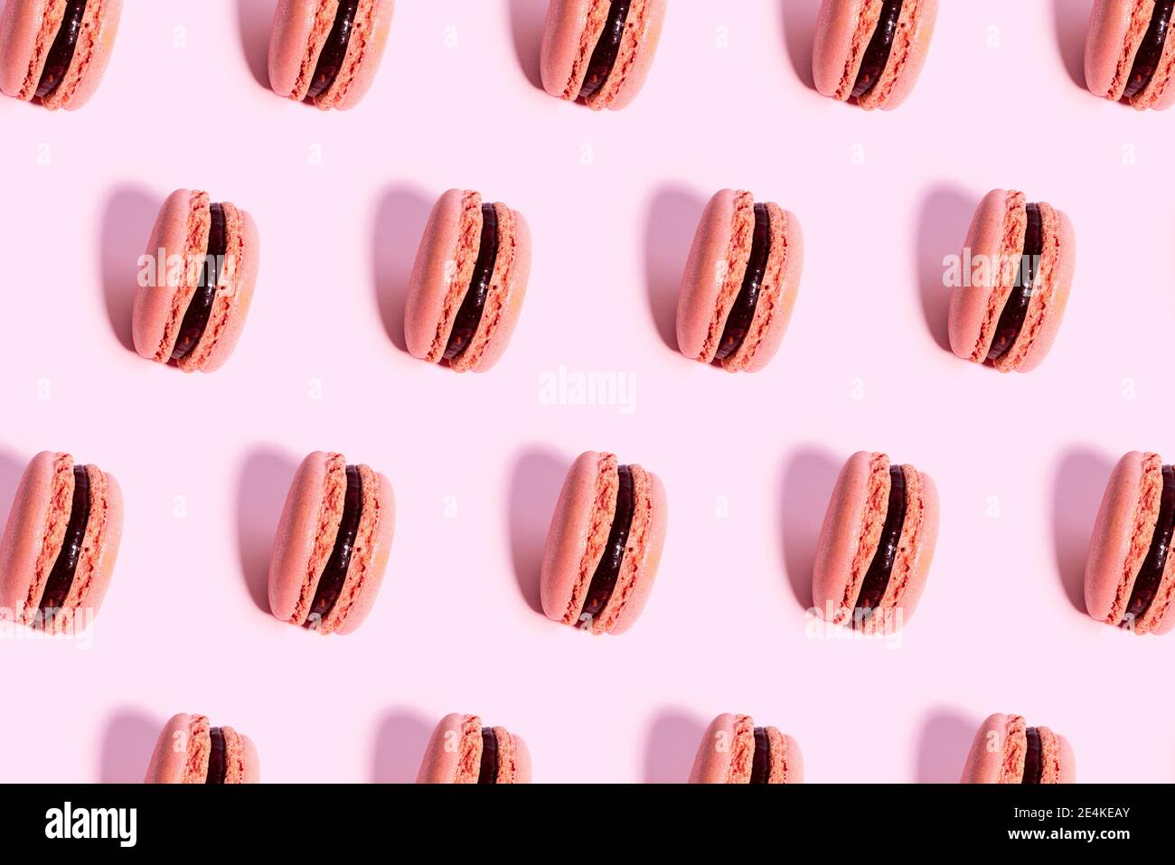 Pattern pink macaroon cookies hi-res stock photography and images - Alamy