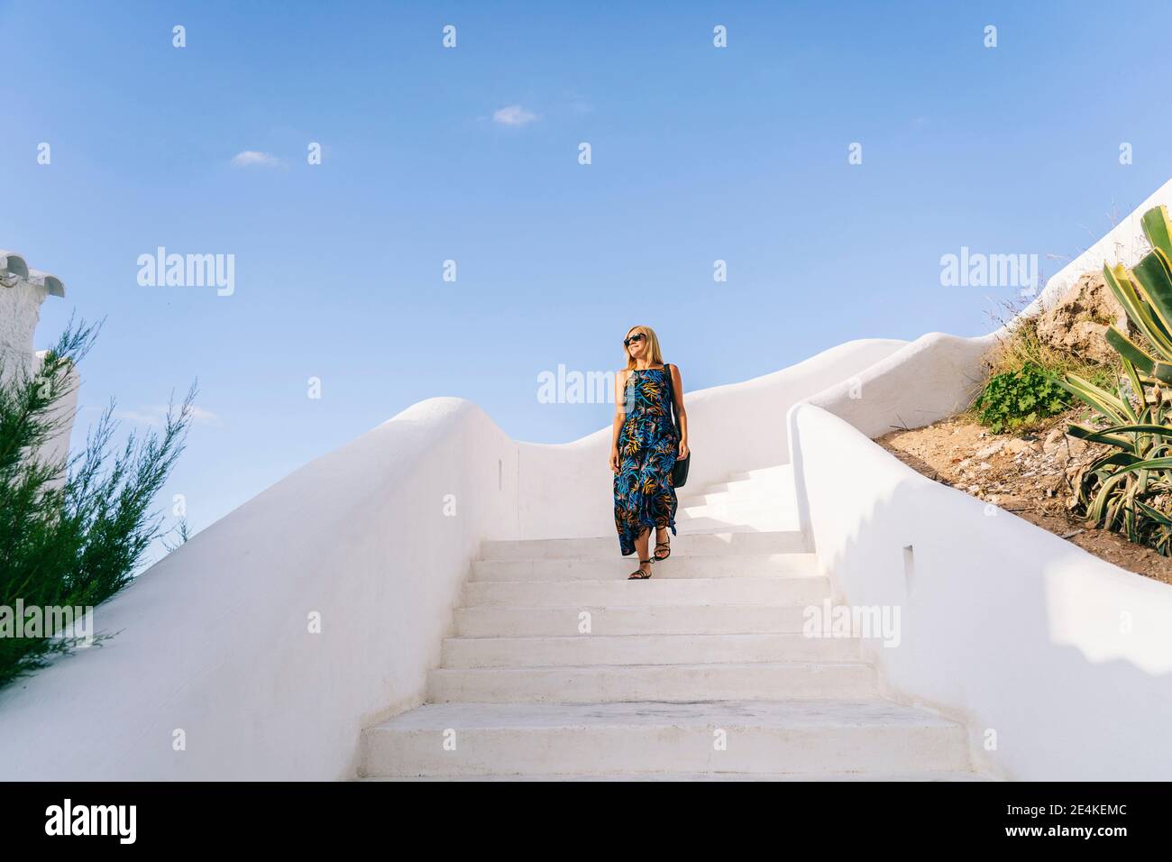 Shadow people walking down stairs hi-res stock photography and images ...