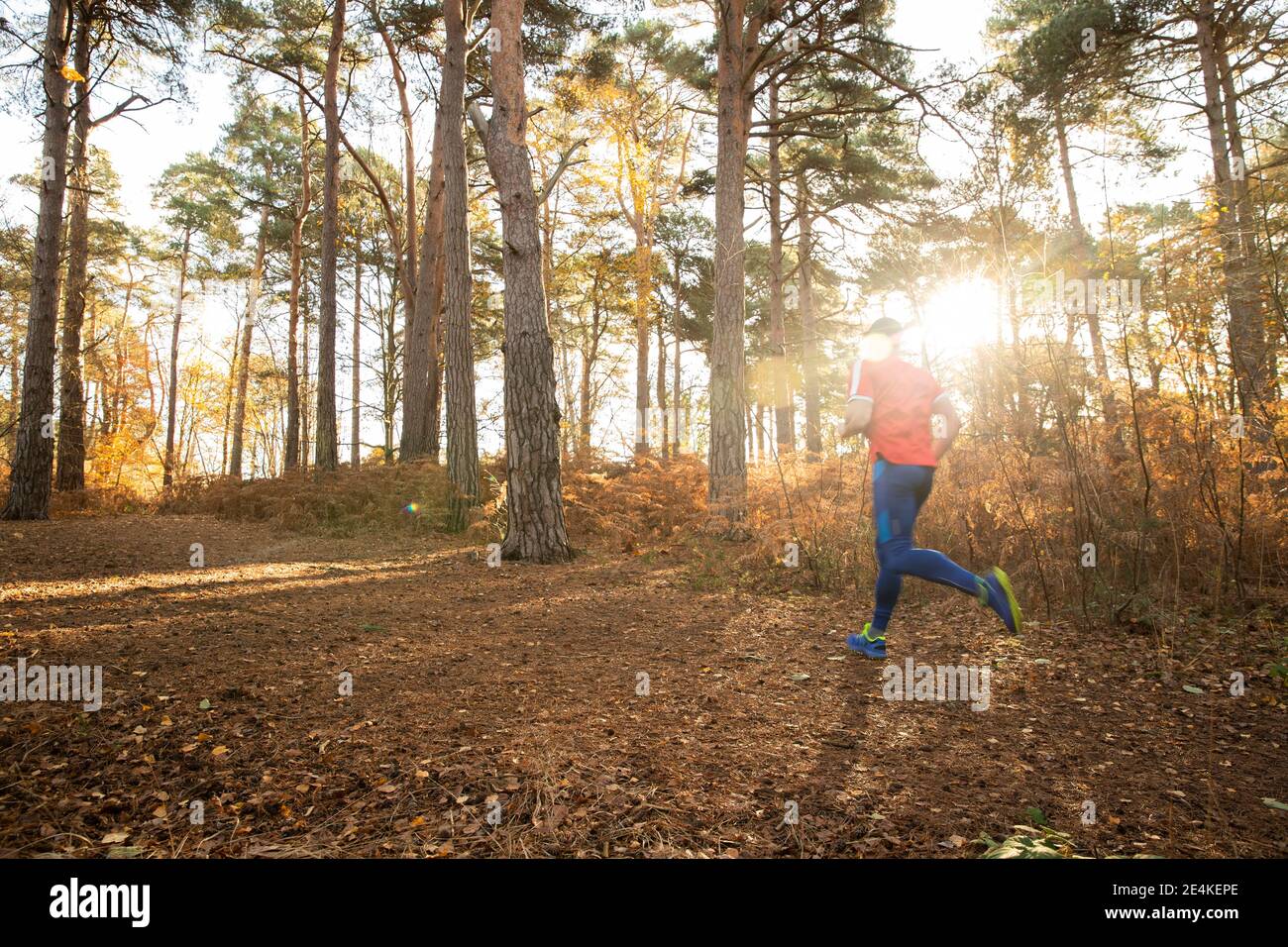 Man jogging at sunrise hi-res stock photography and images - Alamy