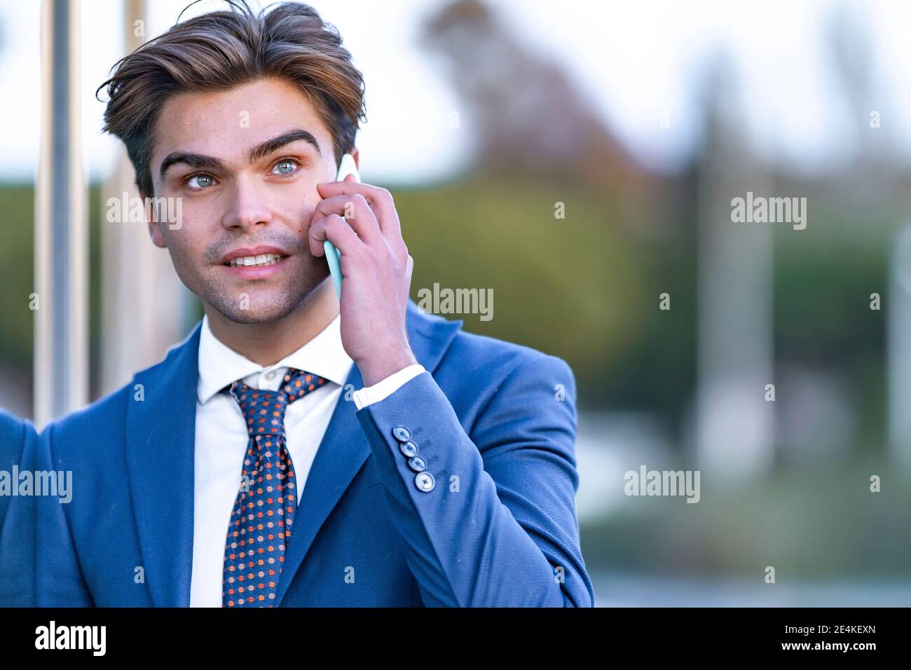 Mobile eyes hi-res stock photography and images - Alamy