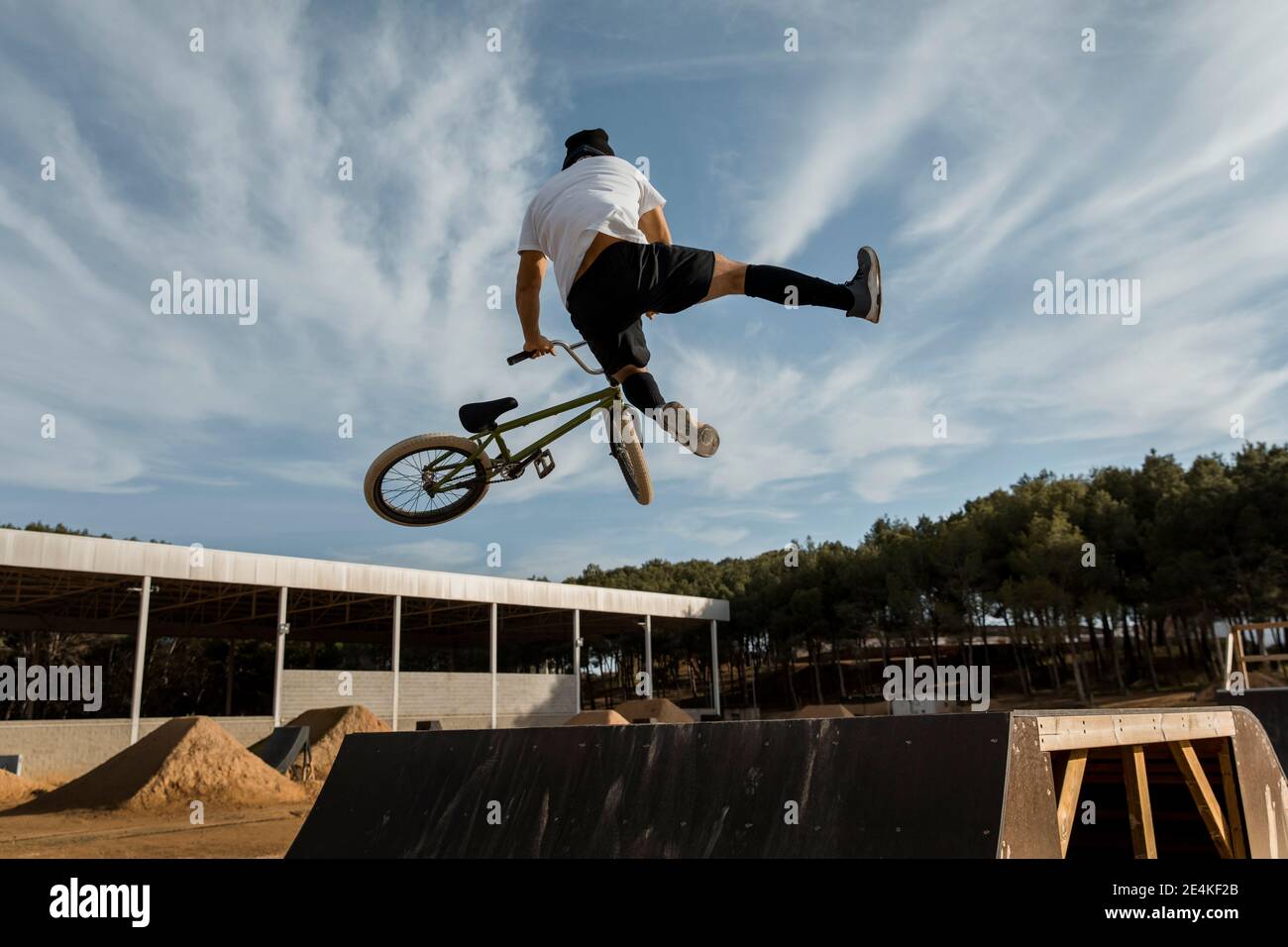 Stunt ramp hi-res stock photography and images - Alamy