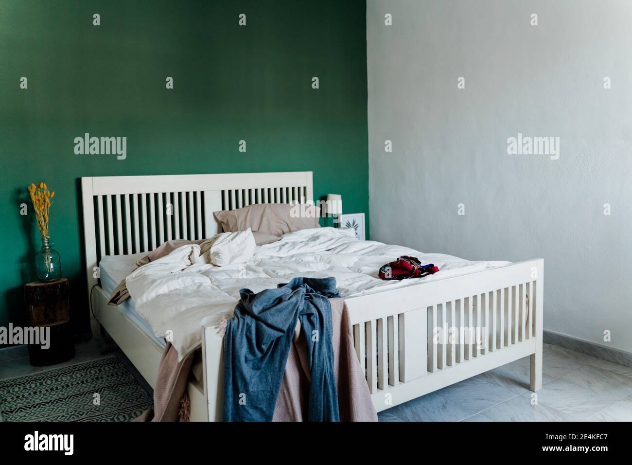 Messy room bed hi-res stock photography and images - Alamy