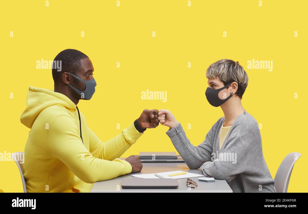 Man woman bumping into each other hi-res stock photography and images ...