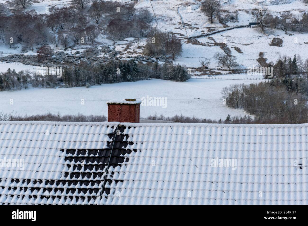 Snowbound house hi-res stock photography and images - Alamy
