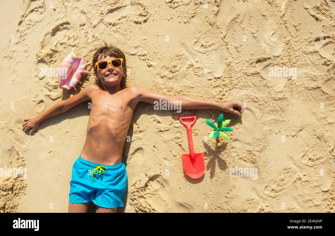 Boy wearing shades hi-res stock photography and images - Alamy