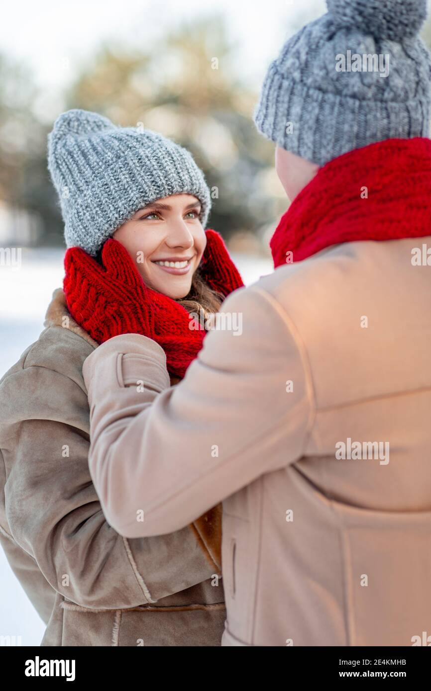 Portrait of beautiful woman looking at her loving man Stock Photo - Alamy