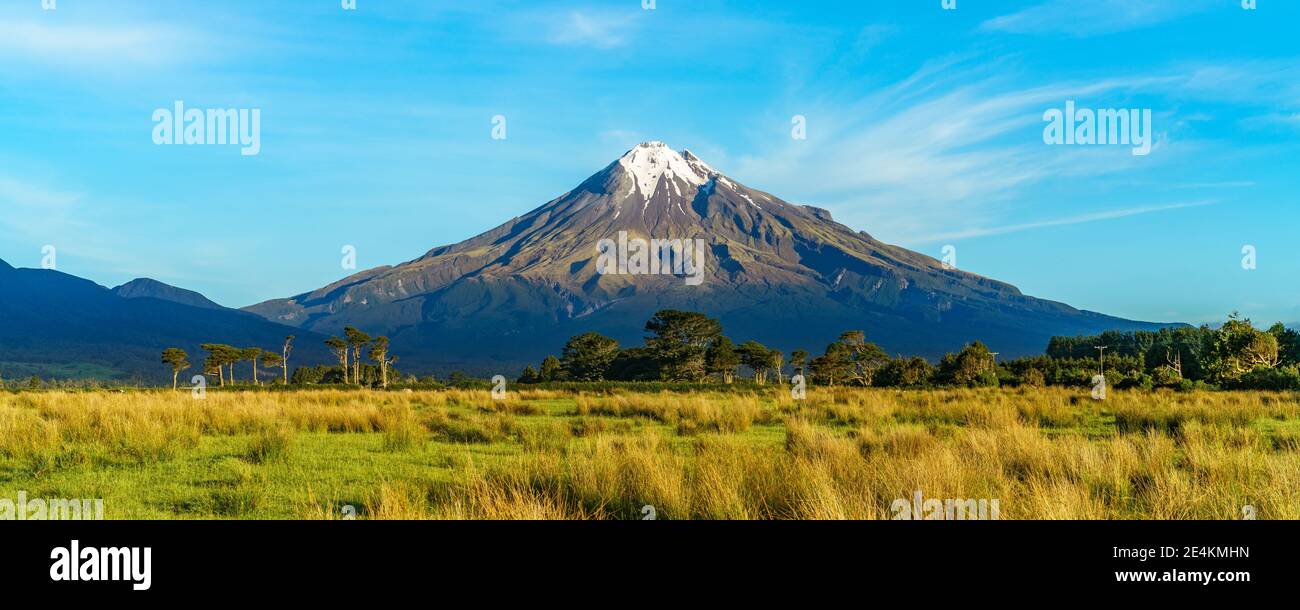 sunset at cone volcano mount taranaki in new zealand Stock Photo - Alamy