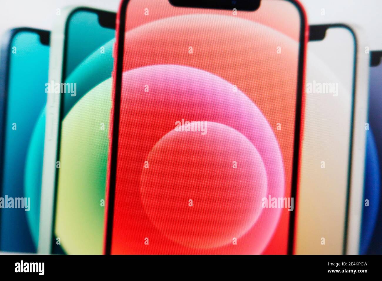 Iphone 12 hi-res stock photography and images - Alamy