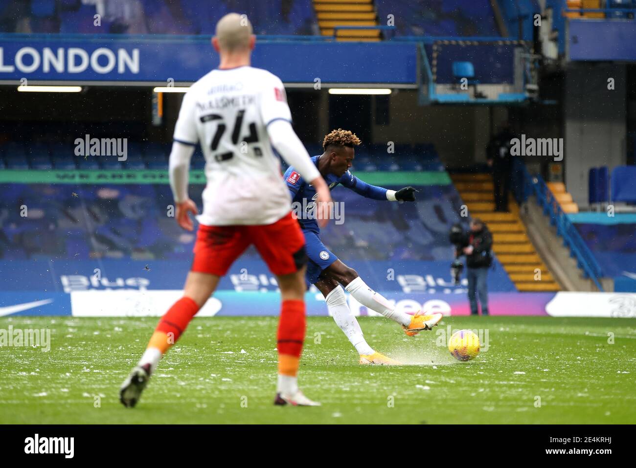 Tammy abraham chelsea 2021 hi-res stock photography and images - Alamy