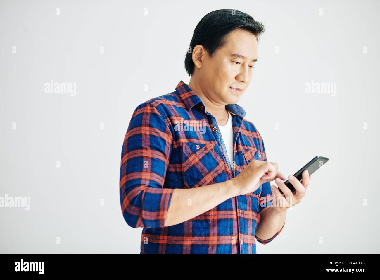 Answering text messages hi-res stock photography and images - Alamy