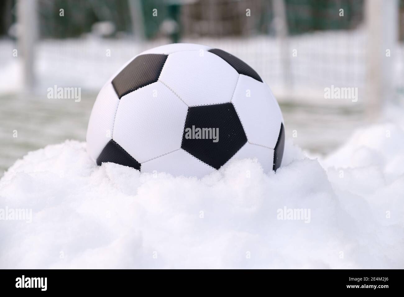 Football goal frost in snow hi-res stock photography and images - Alamy