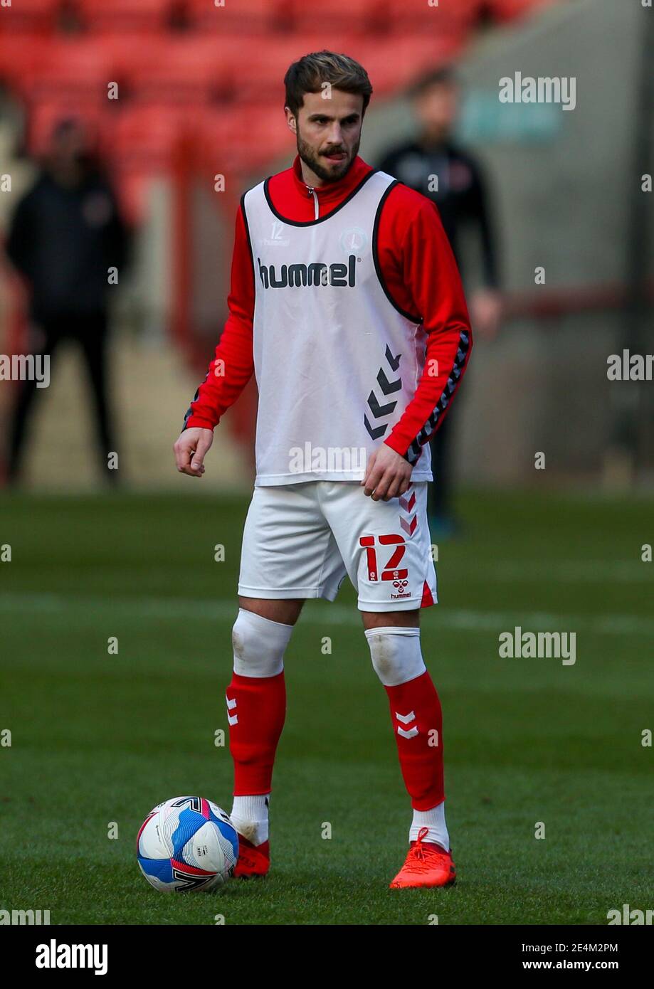 Charlton athletics andrew shinnie hi-res stock photography and images ...